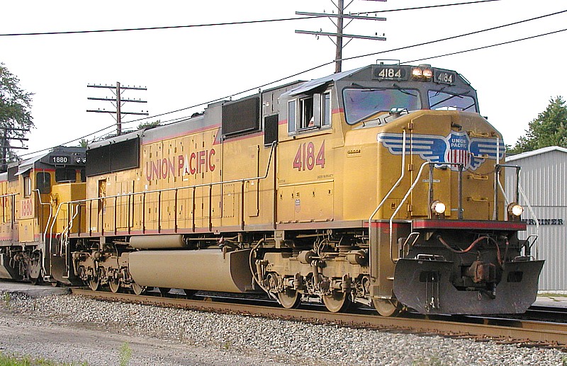 UP 4184 SD70M NS Line